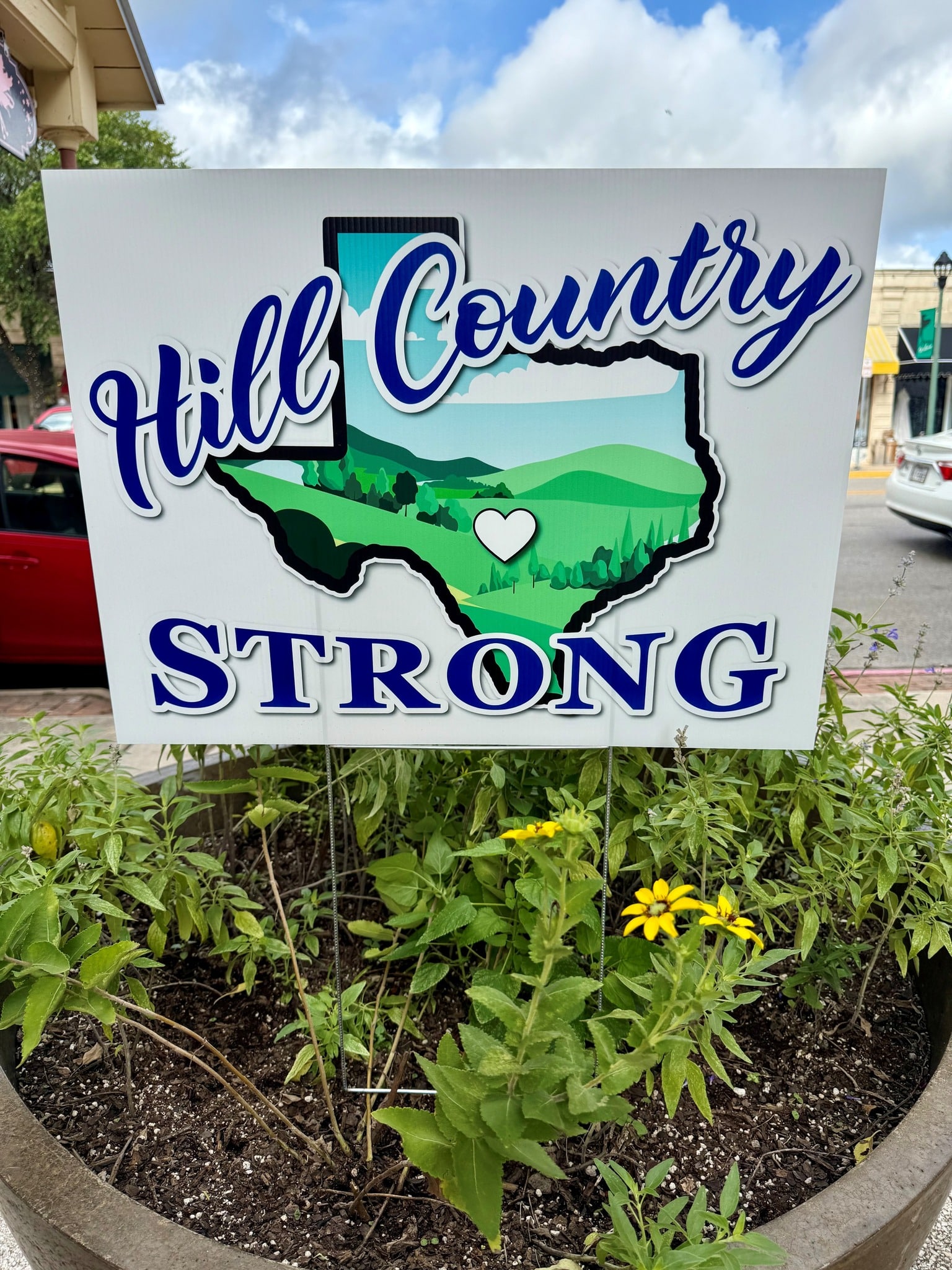 Boerne sign shop owners donate "Hill Country Strong" signs – The Kerr ...